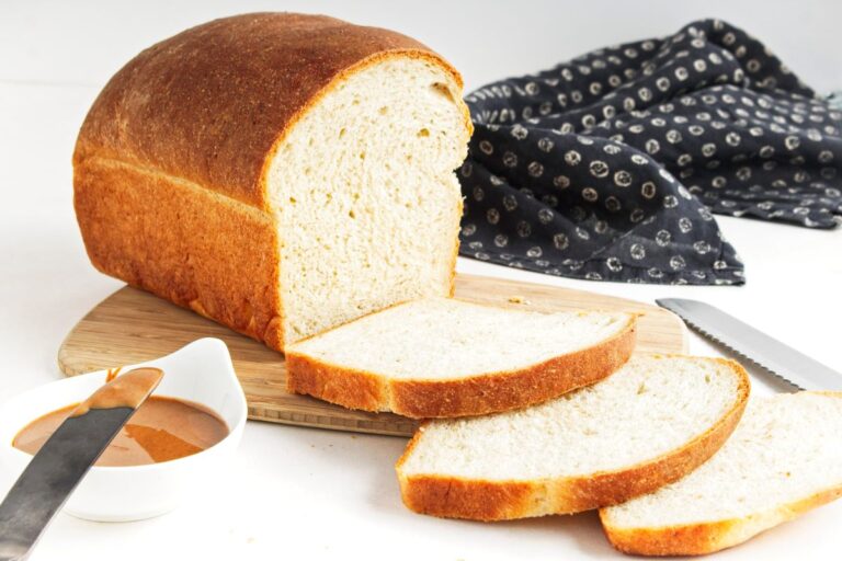 Sandwich Bread (Vegan-Friendly) - Easy Everyday Food