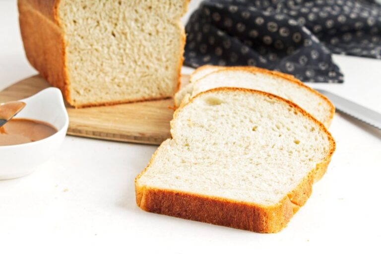 Sandwich Bread (Vegan-Friendly) - Easy Everyday Food