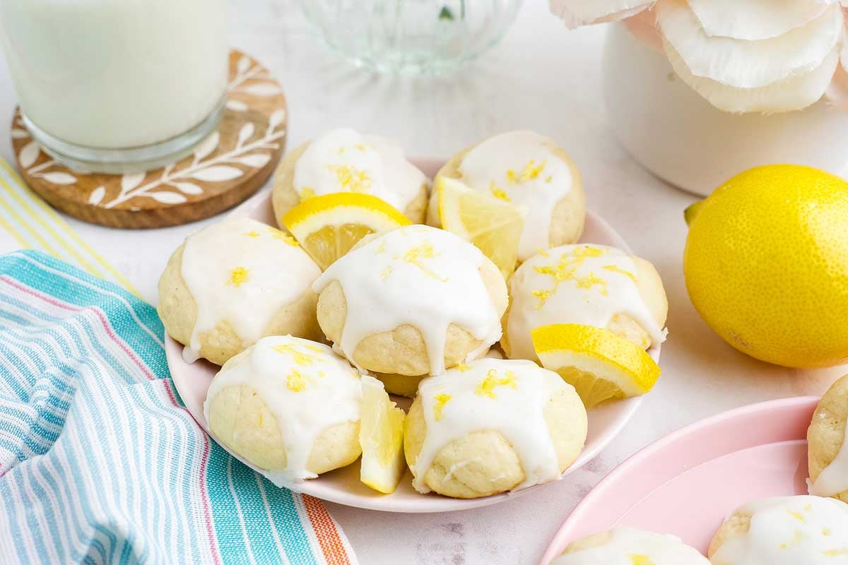 17 Lemon Desserts That Refuse To Be Subtle - Easy Everyday Food